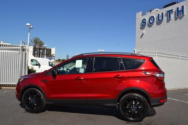 2018 Ford Escape SE FWD Ruby Red Metallic Tinted Clearcoat, 4 Cylinder ...